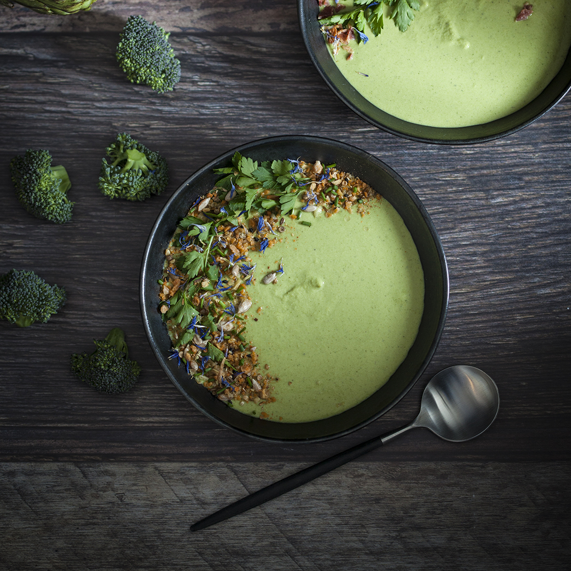 Broccoli soep met boerenkool en artisjokken - Bijzonder Spaans