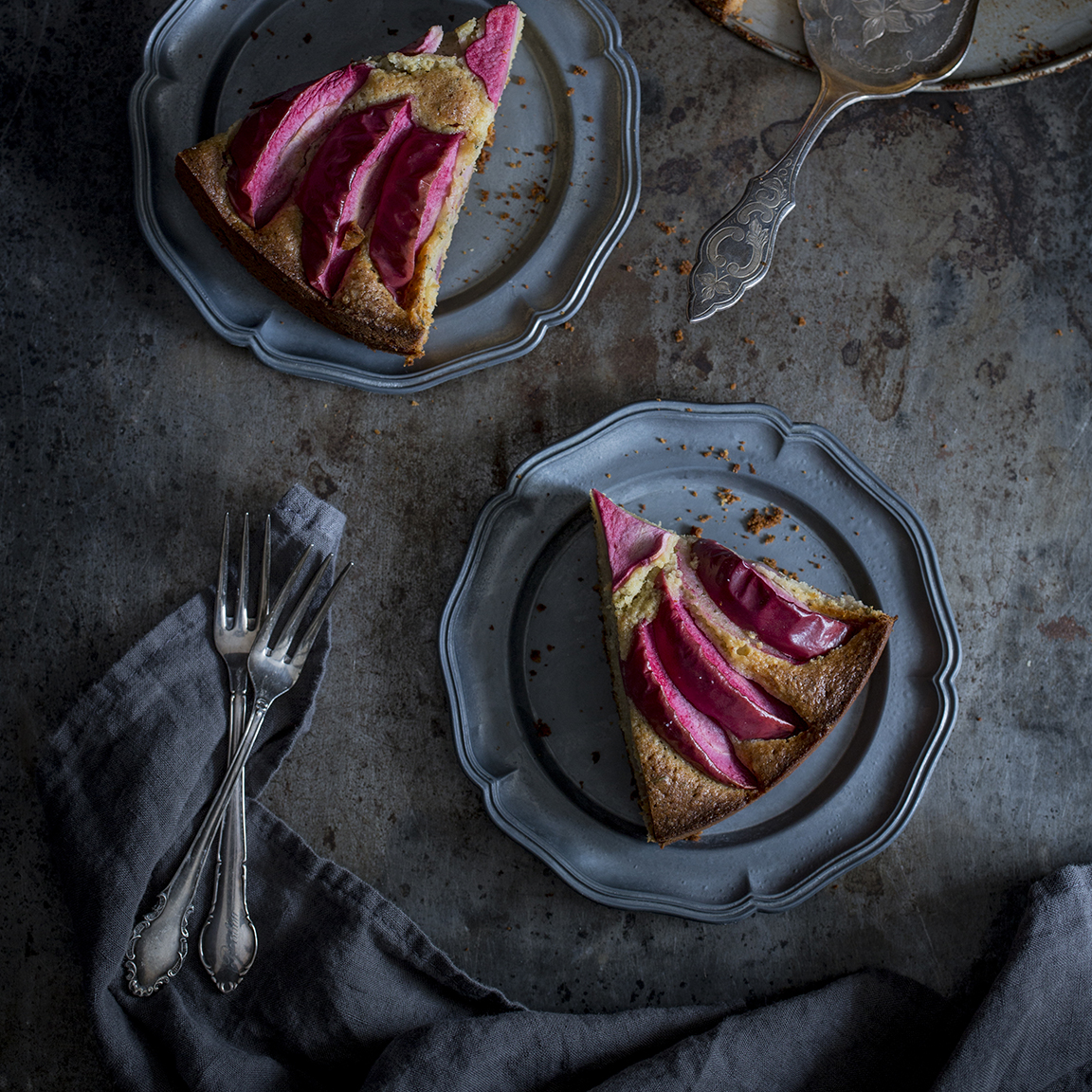 Amandelcake met rode appel en tijm - Bijzonder Spaans